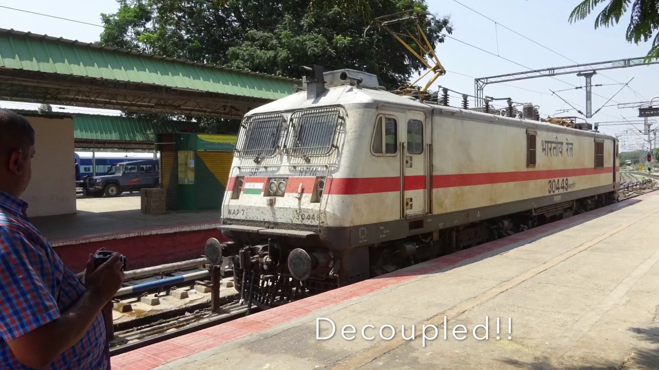 Getting into 12007 - Chennai Mysore Shatabdi - YouTube