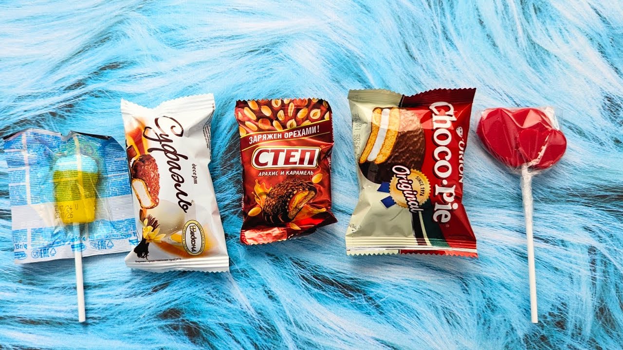 ASMR video of unpacking chocolates and lollipops. I break, crush, pull ...