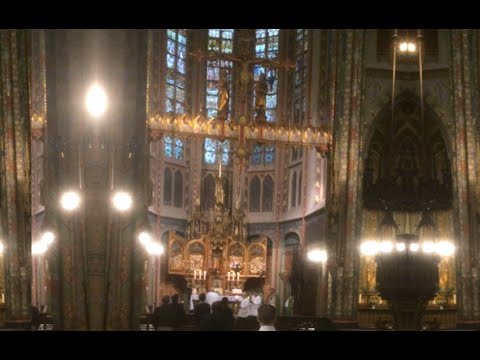 Traditional Latin Mass (Procession) - YouTube