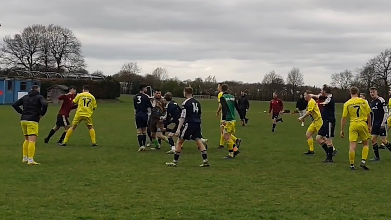 Polonia Yorkshire FC Vs East End Park Yorkshire Amateur League - YouTube