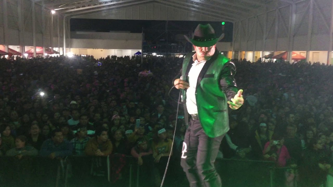 Dany Leon y su bandeño en la feria de Celaya 2019 - YouTube