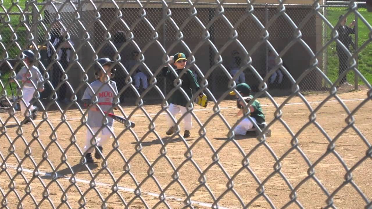 Logan's First t-ball Game - YouTube
