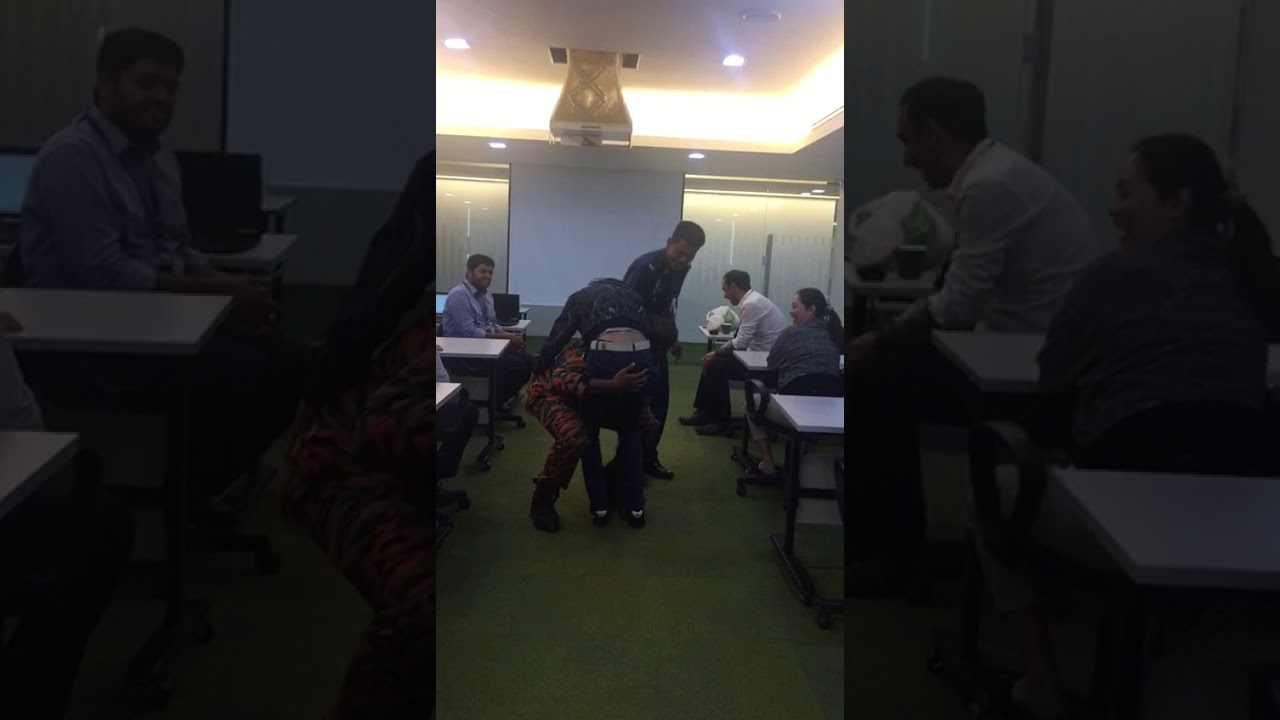 Fireman lift technique - YouTube