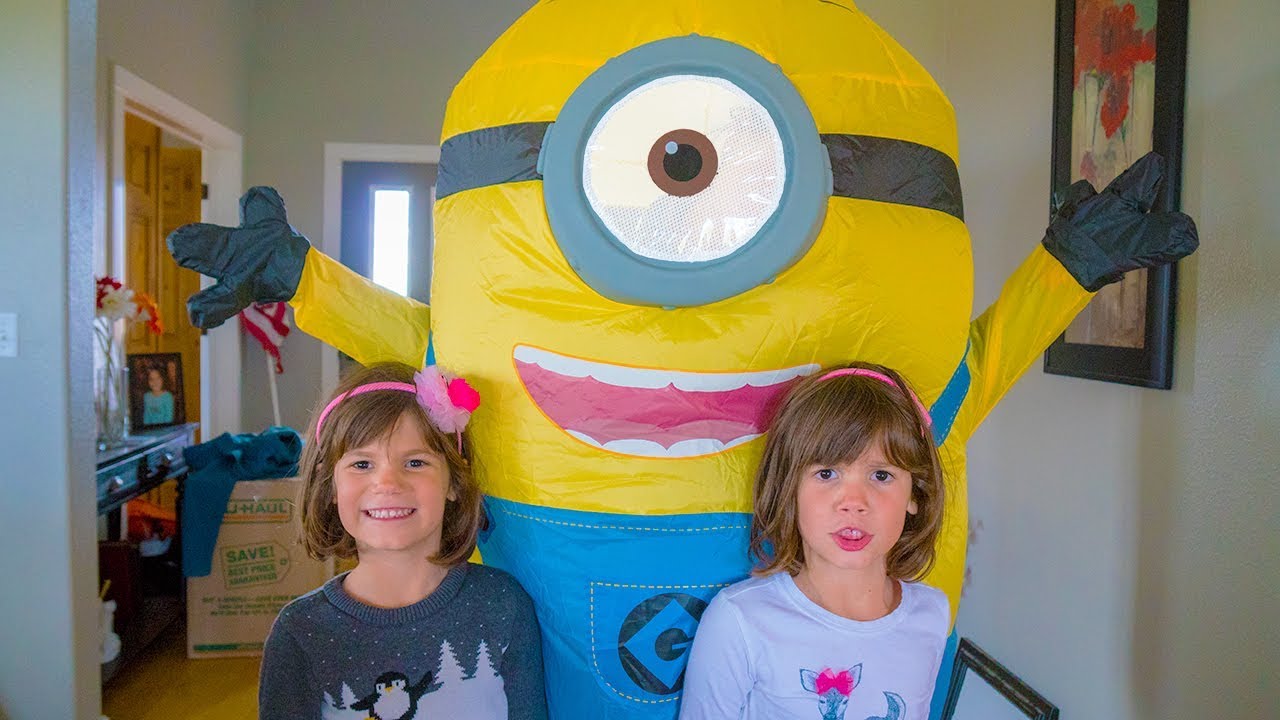 Frozen Elsa and Stuart the Minion Bloopers! - YouTube