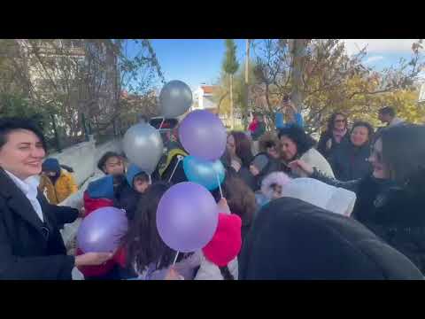 Burdur’da Ayşe Öğretmene Sürpriz Anlar! Öğrencilerden Unutulmaz Kutlama!