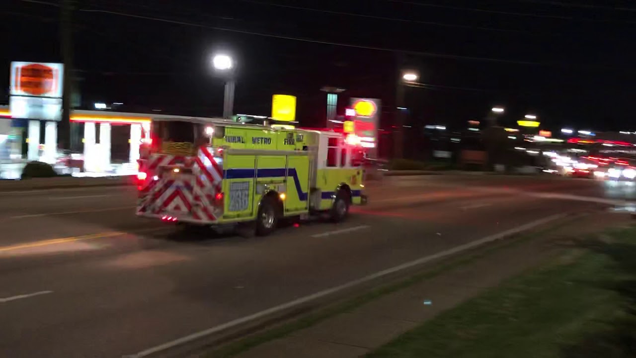 Rural Metro Fire Engine 236 Responding - YouTube