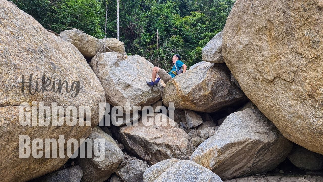 Hiking trail with HUGE rocks from Gibbon Retreat Bentong [Malaysia Walk ...