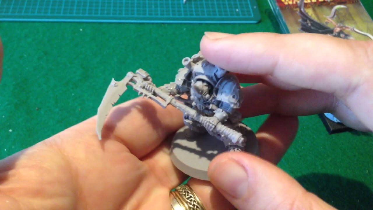 Deathmaster Snikch review/ 40K bootlegs. - YouTube