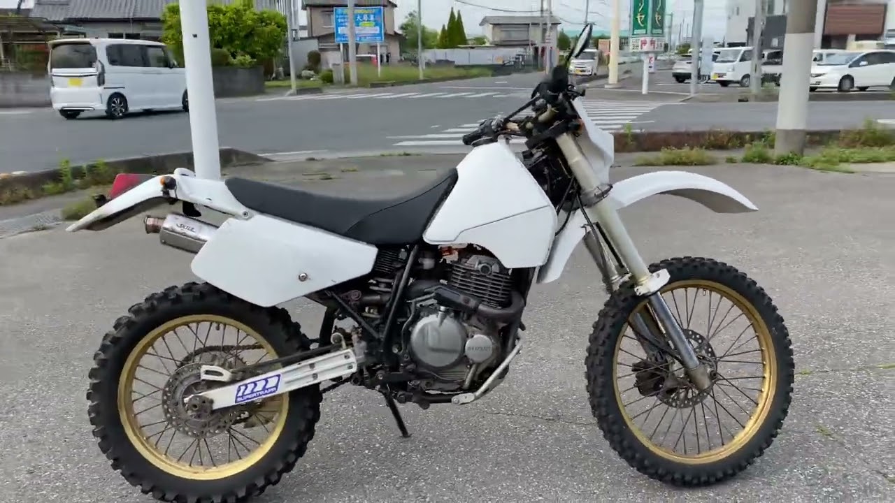 DR250S始動動画 - YouTube