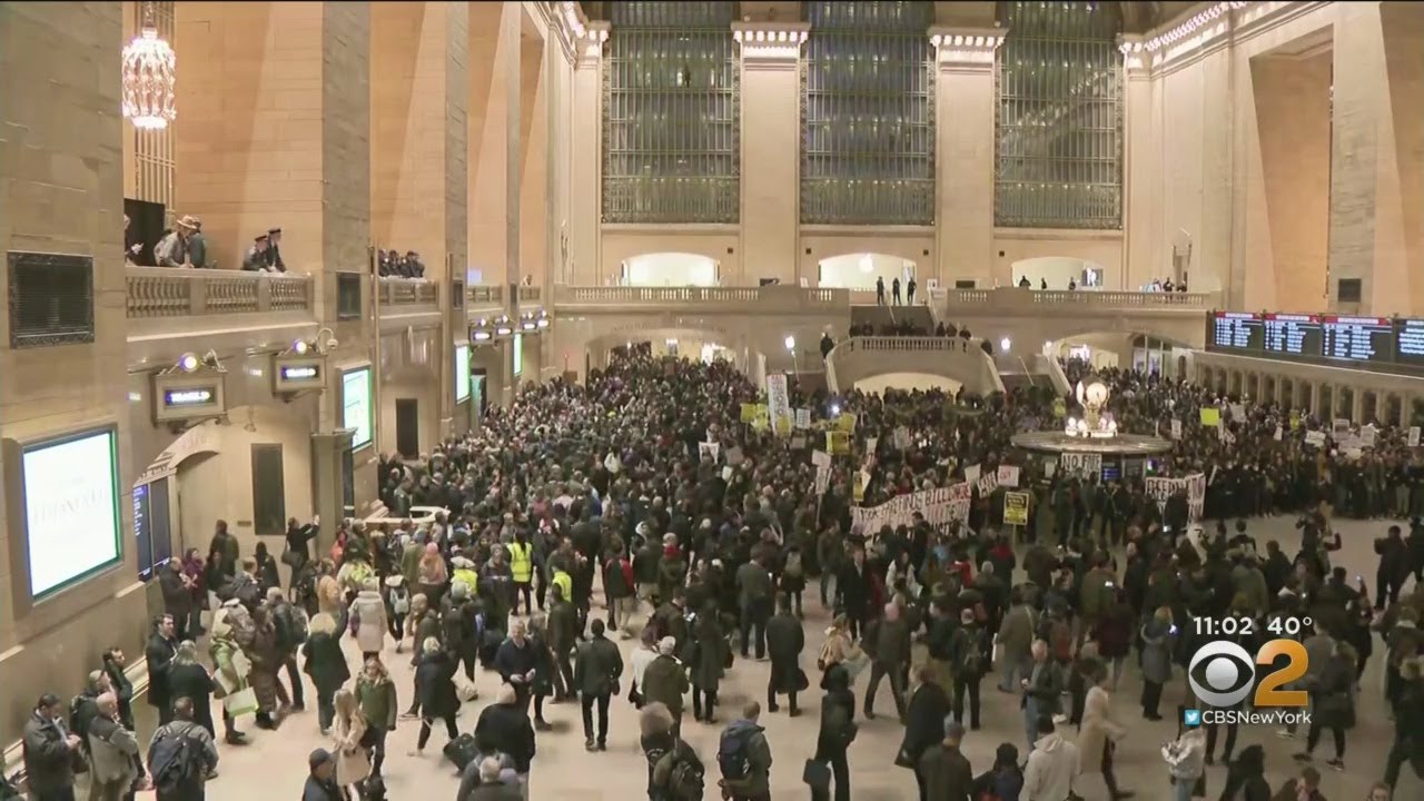 Multiple Arrests Reported After Protesters Flood Grand Central Terminal ...