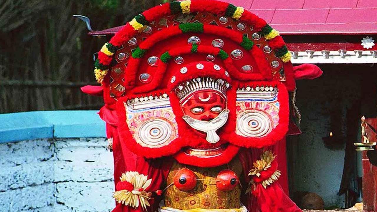 മന്ത്രമൂര്‍ത്തികളില്‍ പെടുന്ന കുറത്തി തെയ്യത്തെക്കുറിച്ചറിയാം | Kurathi ...