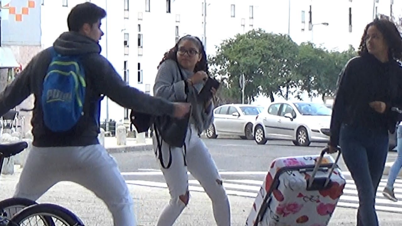 GLITCH PRANK!! - YouTube