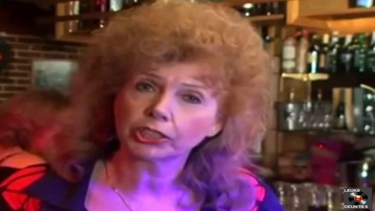 Monica West - De Rode Corner - YouTube