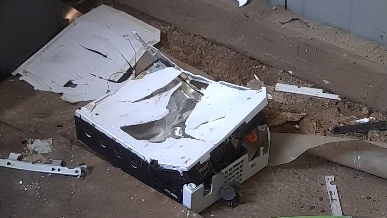 Smash Yet Another Nintendo Wii - YouTube