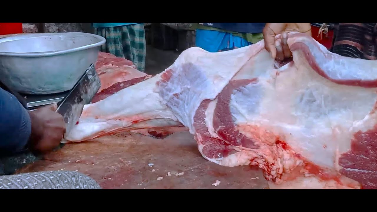 Big leg cow meat Cleaning & Chopping By Expert meat Cutter In India ...