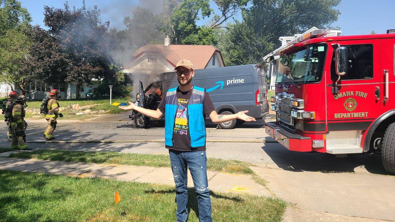 Amazon Van on fire in Omaha - YouTube