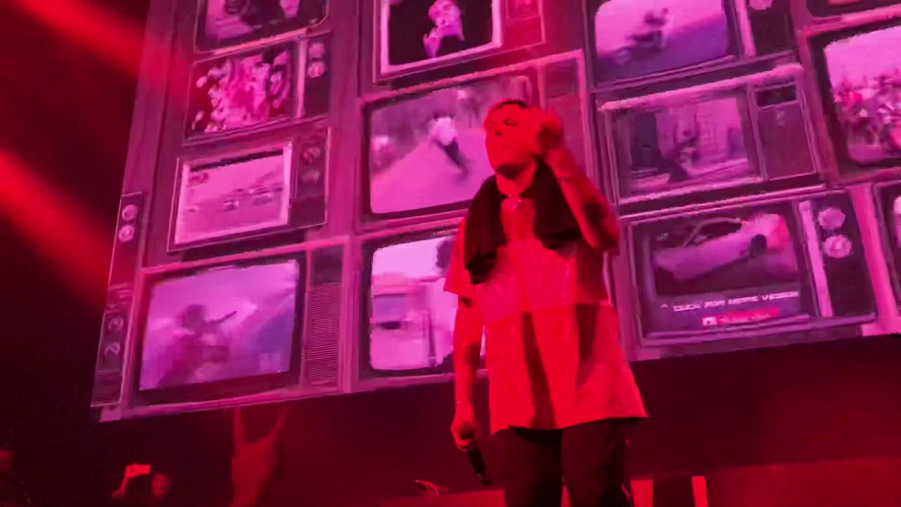 Duki cantando Quavo en directo. #ModoDiablo #Hijodelanochetour #Duki # ...