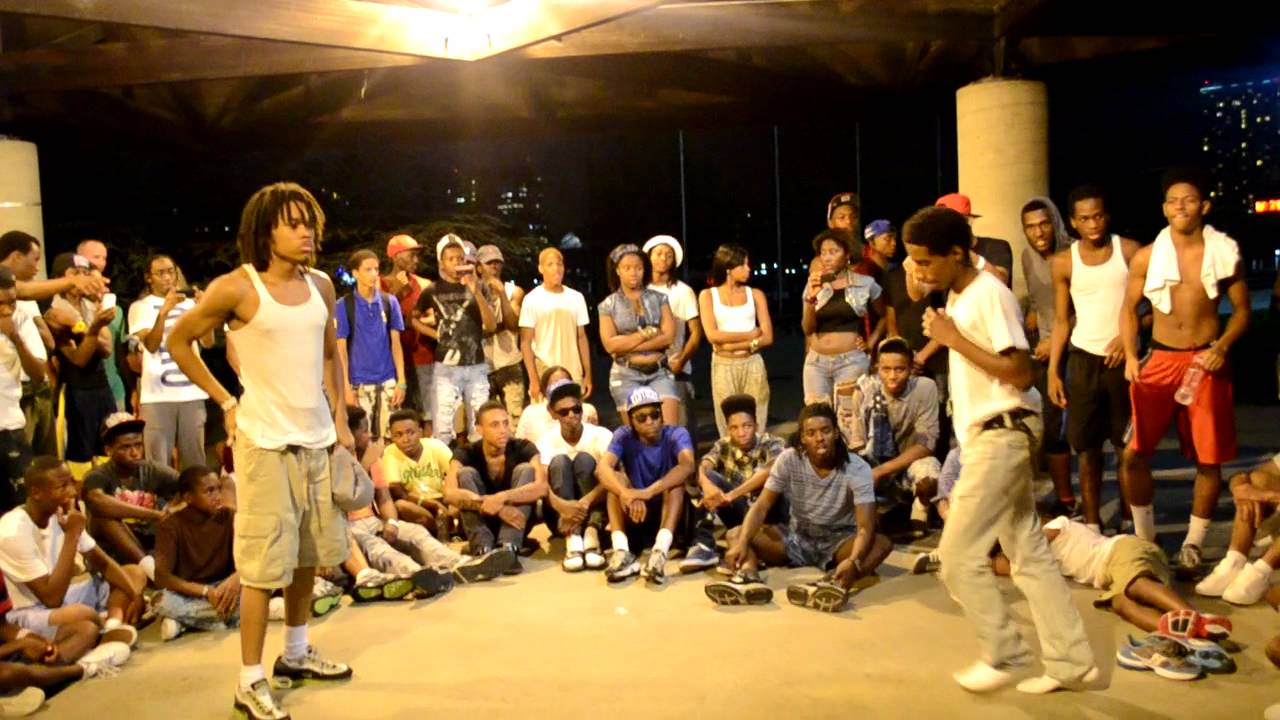BALTIMORE CLUB DANCING - RUM VS SHAKE (LAST MAN STANDING) - YouTube