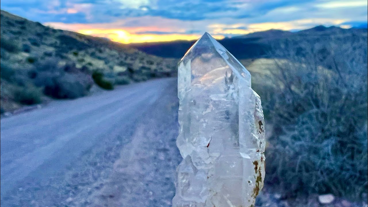 Crystal hunting southern utah - YouTube