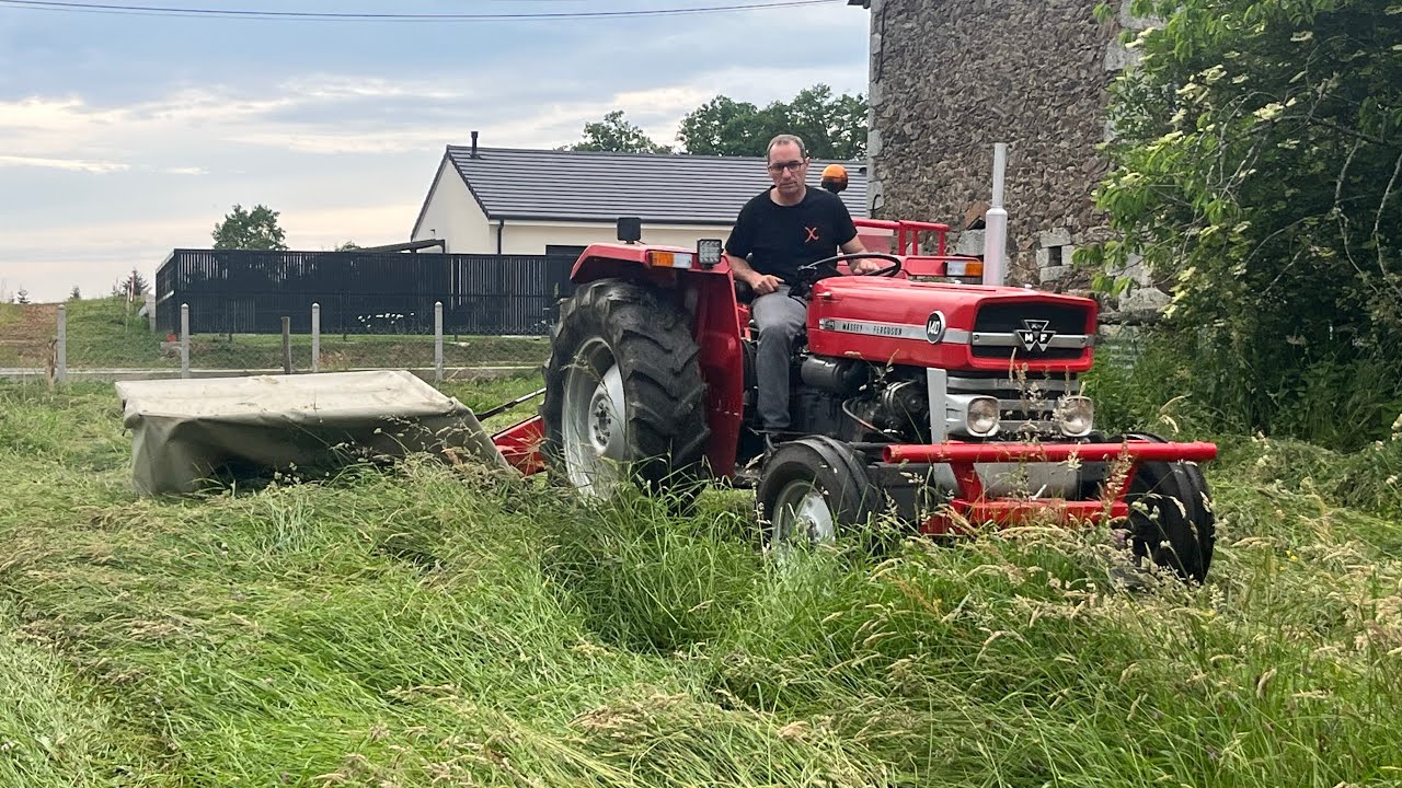 Massey Ferguson 140 Super et Kuhn GMD 44 / Fauchage 2023 - YouTube