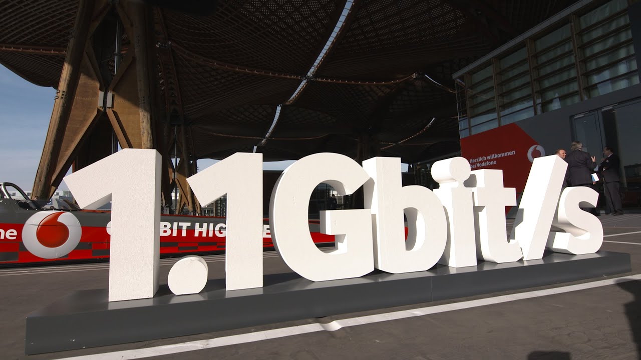 CeBIT 2016: Die Messe-Highlights bei Vodafone - YouTube