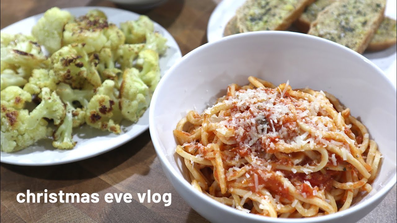 Winter tomato sauce // a cold Christmas Eve (homestead vlog ...