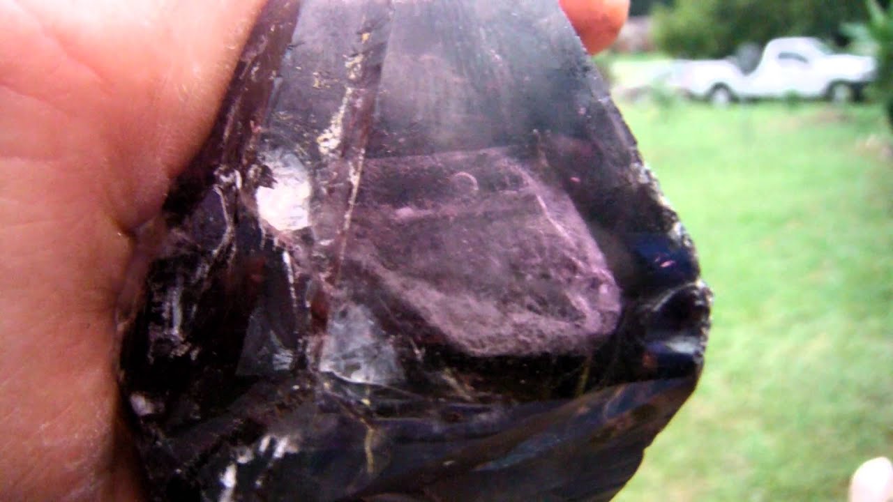 AMAZING Solid, Liquid, and Gas inclusion in Amethyst from Diamond Hill ...