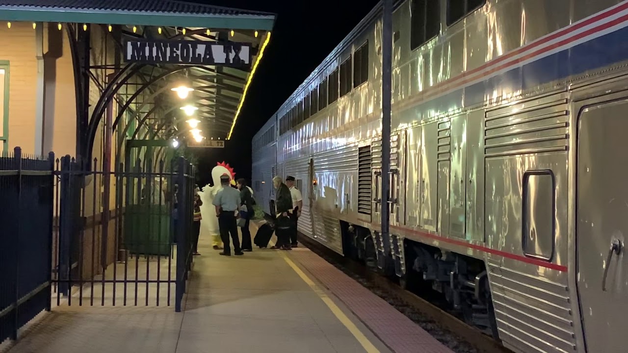 2019-10-08j Amtrak #22 Texas Eagle Eastbound - YouTube