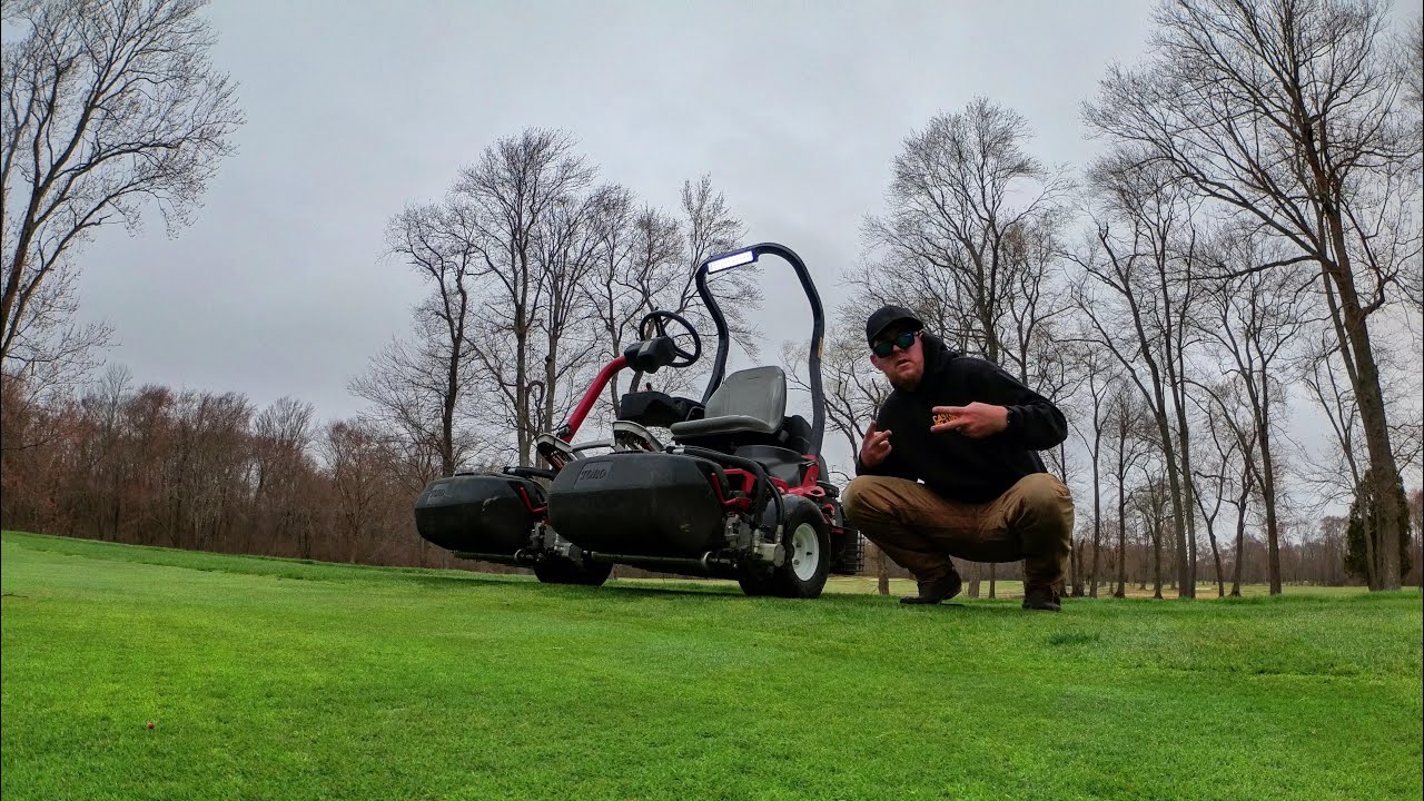 Tri-Plexing Greens with our Toro Tri-Flex - YouTube