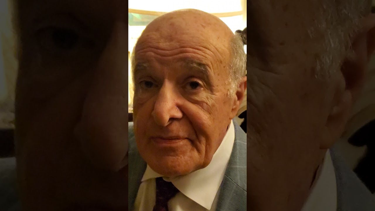 John Manousso photographed Jesus and angels at St. Peter's Basilica in ...