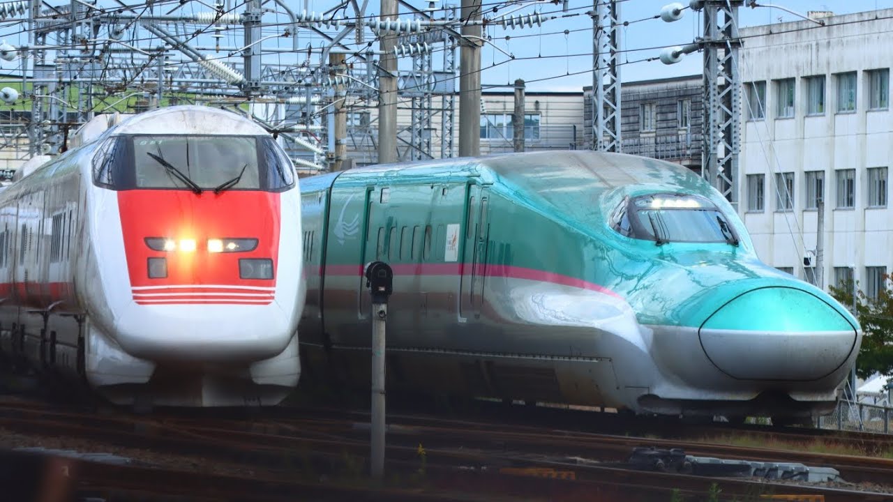 E5系U38編成とイーストアイ 並走移動 - YouTube