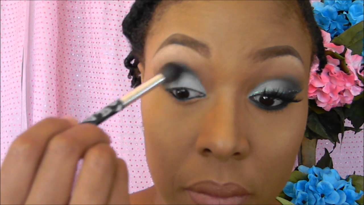How To Blue Eyeshadow Tutorial Youtube