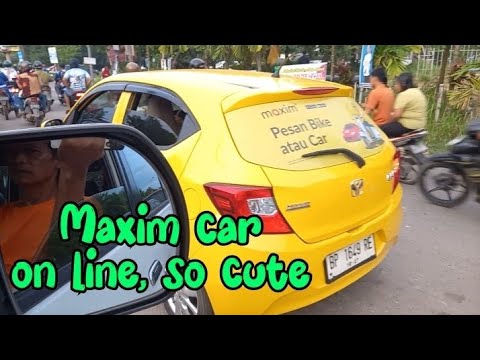 Maxim car, very small but cool on Batam island/Maxim car, sangat kecil ...