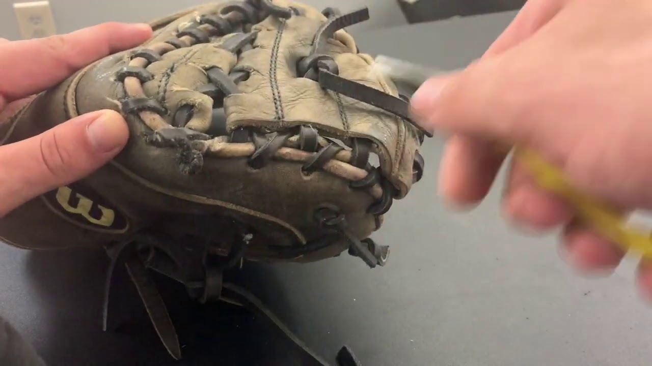 How To Tighten a Catchers Mitt Web - YouTube