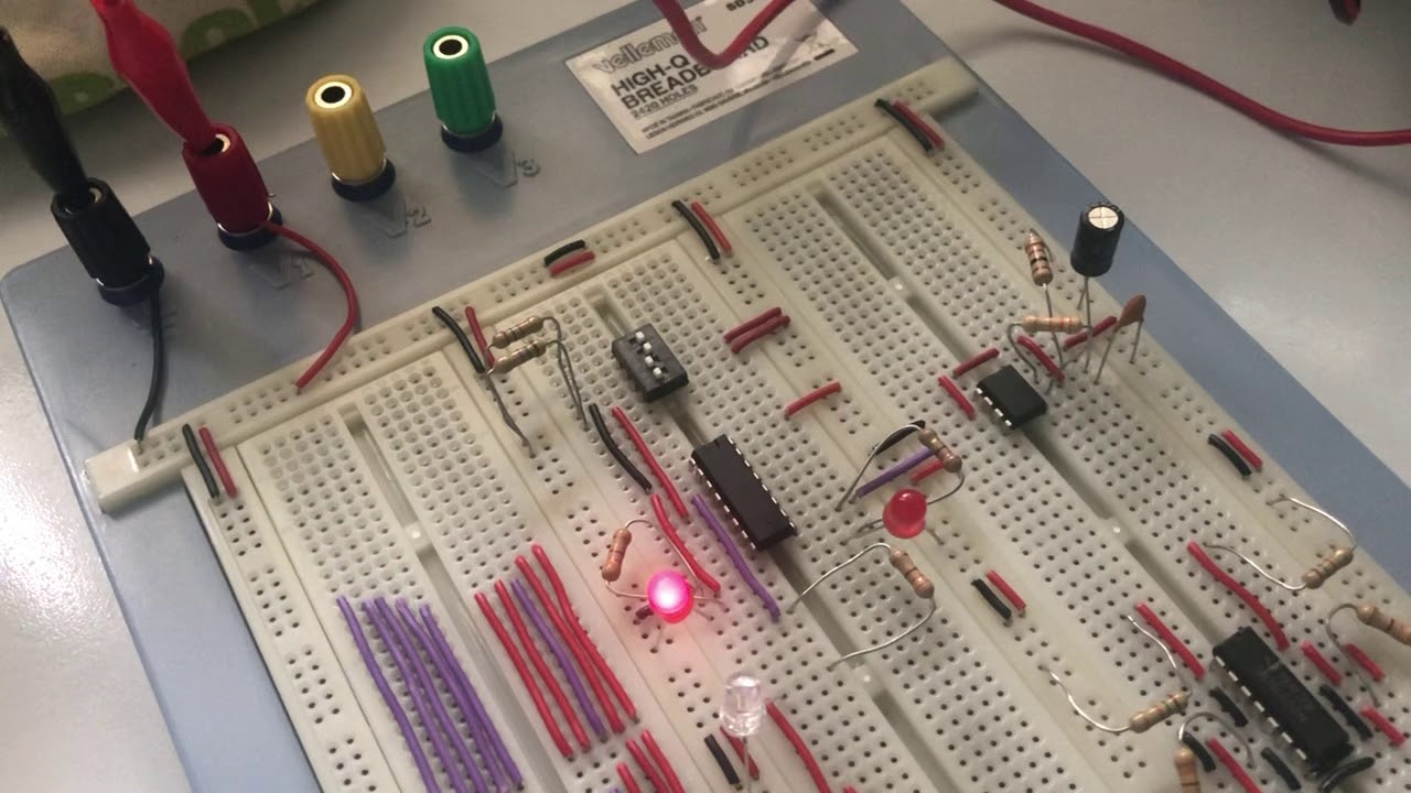 Biestable D síncrono activado por flanco de subida - YouTube
