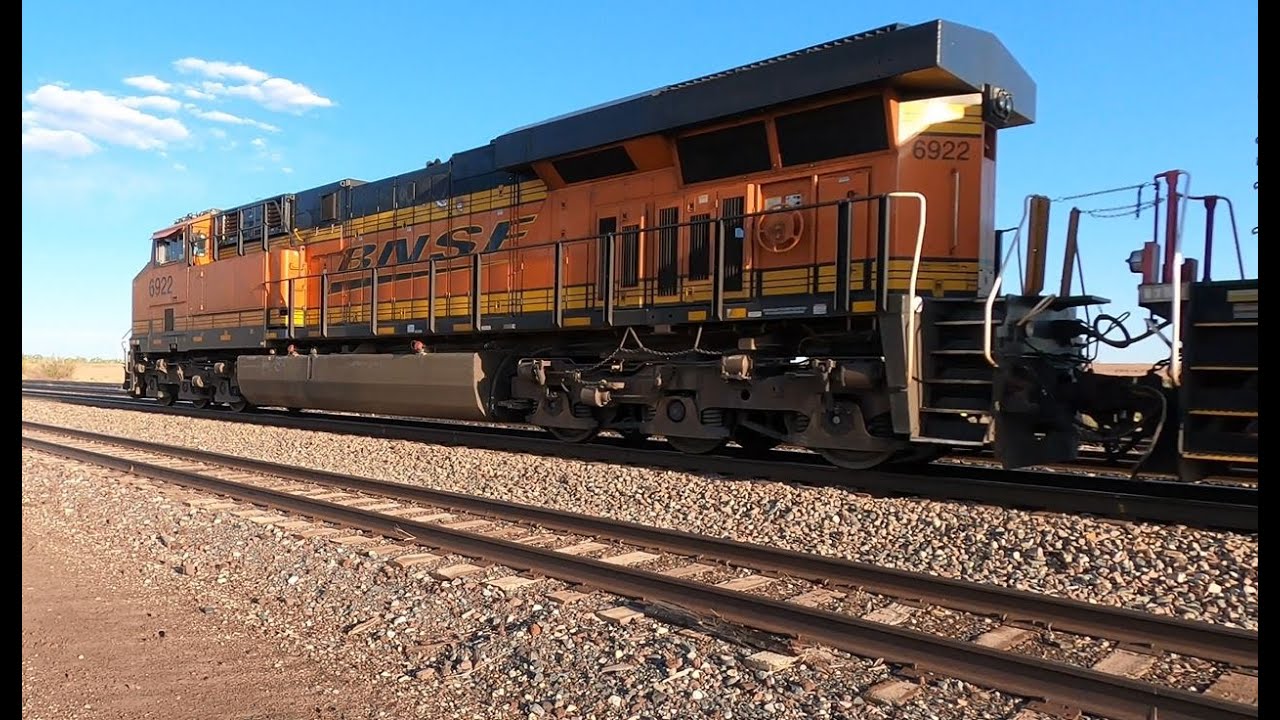 BNSF Train 6922 (passing) Holbrook, AZ - YouTube