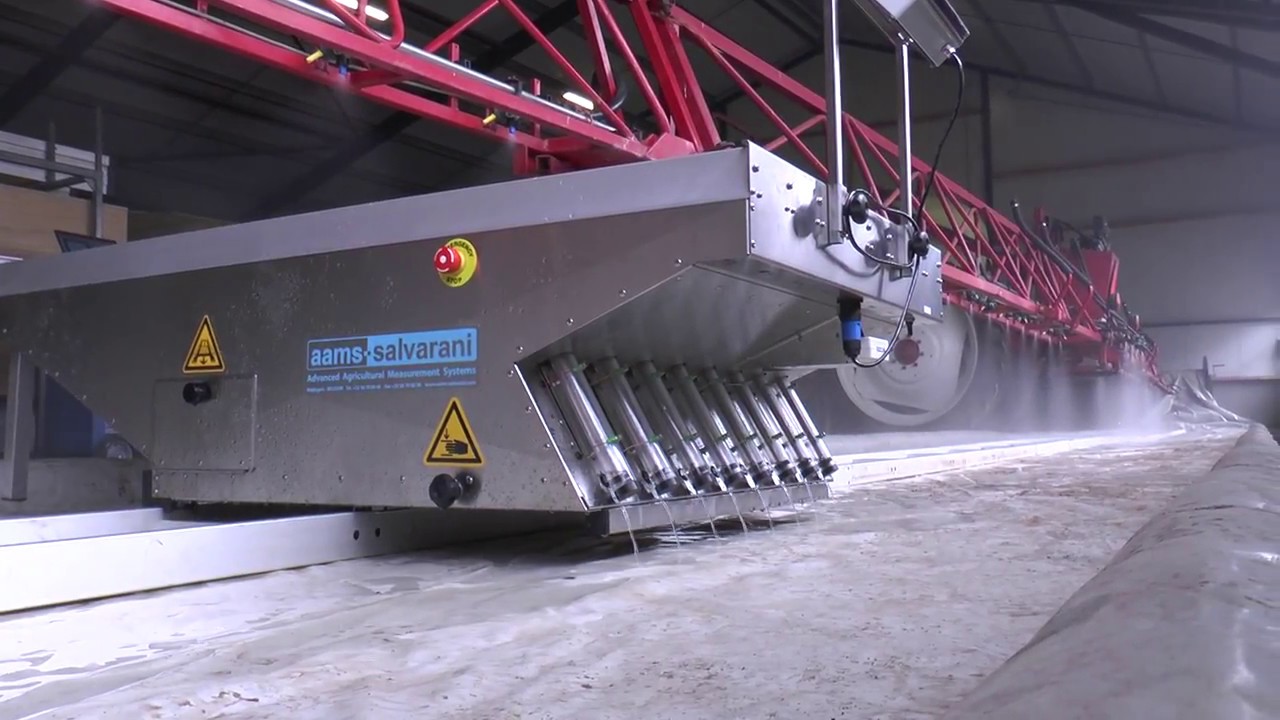 Spray scanner in action/measurement of liquid distribution under a ...