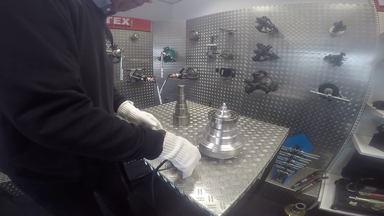 BETEX Cone heater for mounting bearings - YouTube