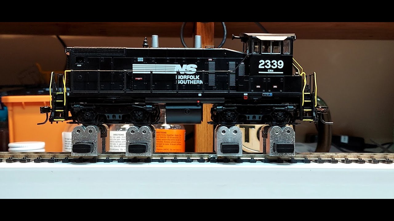 BLI SW1500 DCC install. - YouTube