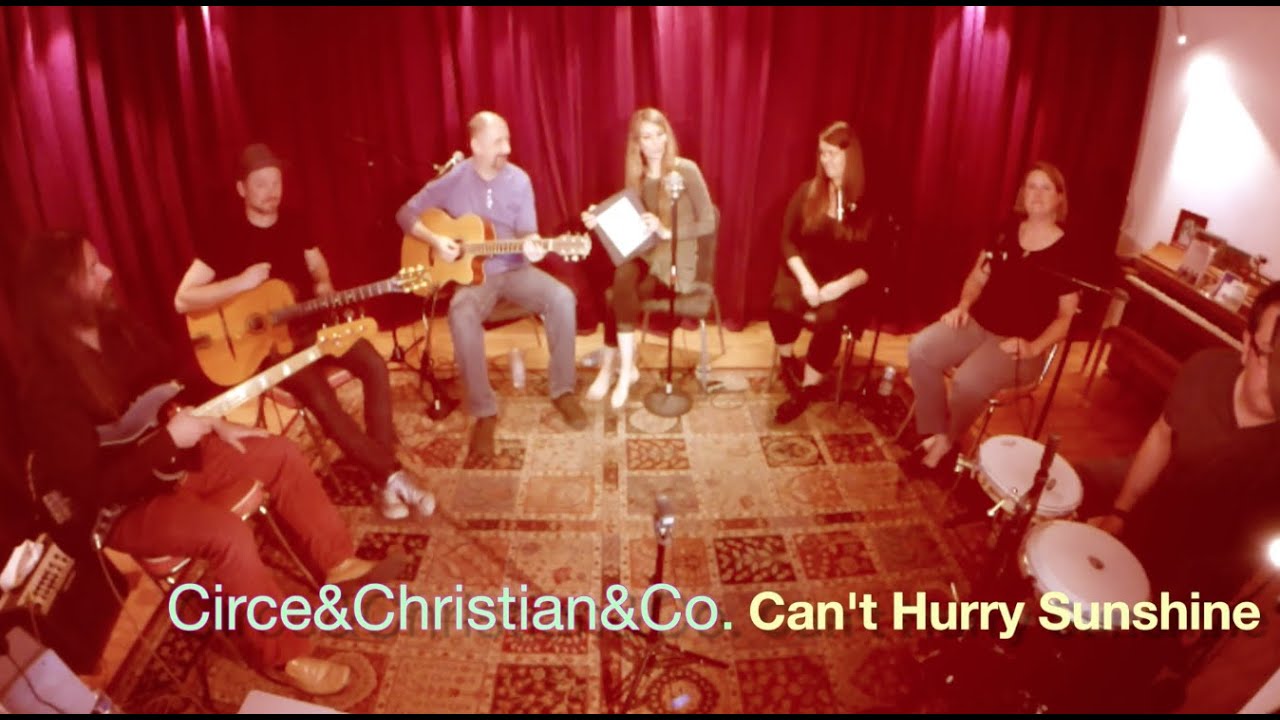 Circe Link - Can't Hurry Sunshine (Live Living Room Show) - YouTube