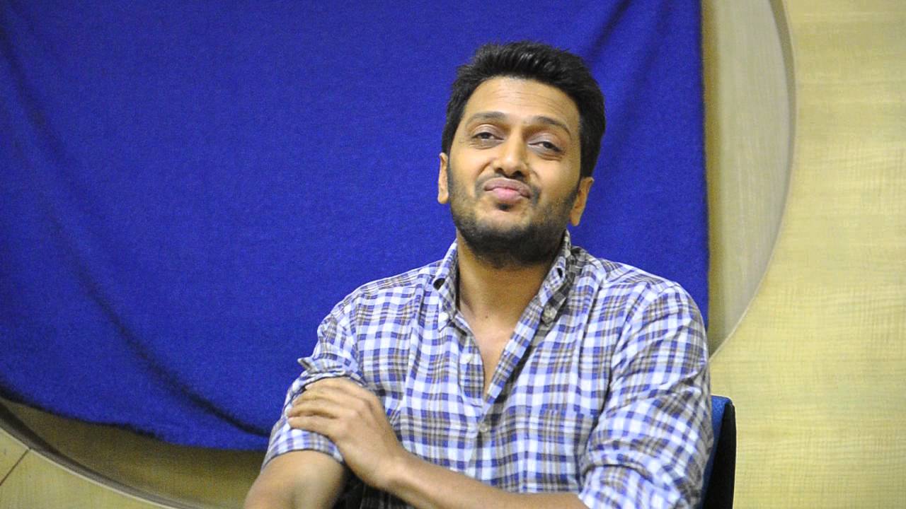 Ritesh Deshmukh on how he mimics actors - YouTube