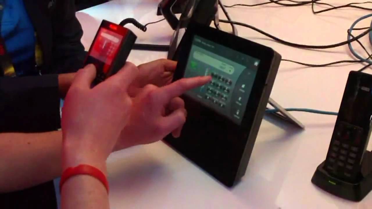 Pad phone concept on Intel platform @ CES 2010 - YouTube