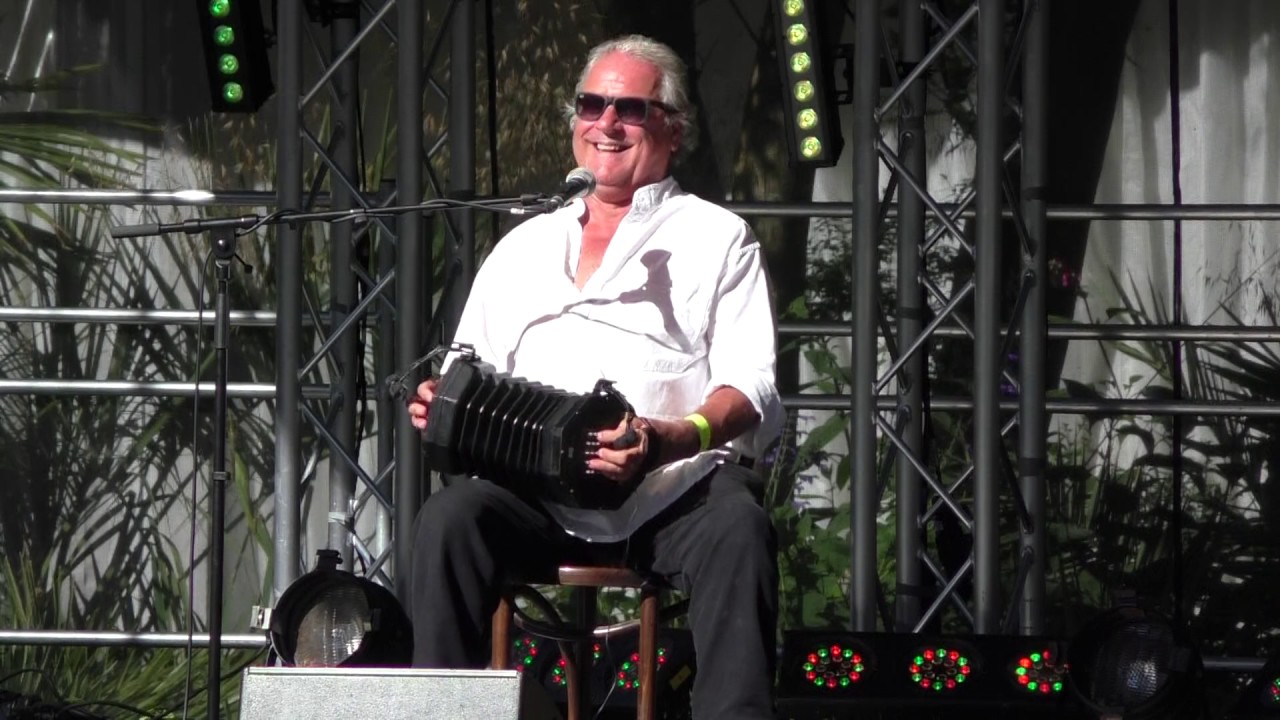 Geoff Lakeman at Abbotsbury 2017 - YouTube