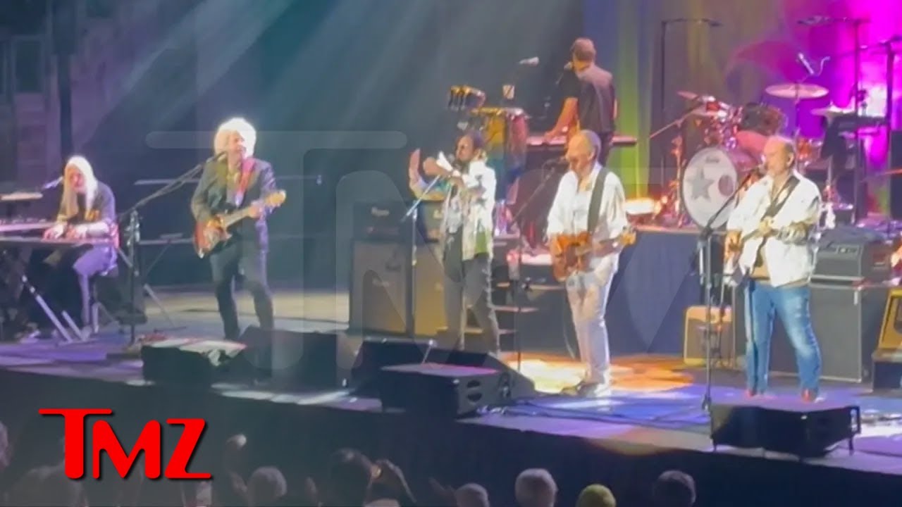 Ringo Starr Performs "With A Little Help From My Friends" Prior To Fall ...