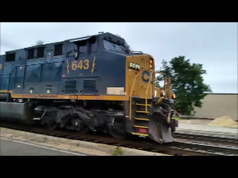 [CSX] 643 AC60CW Leads Heavy U306-20 With SD40-2 Screaming 3rd Out Through Fayetteville NC ...
