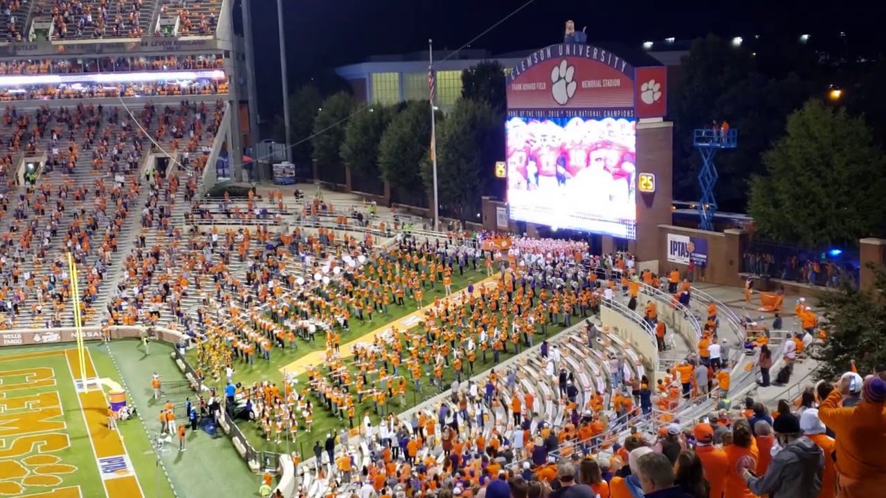 Clemson runs down the hill UVa - YouTube