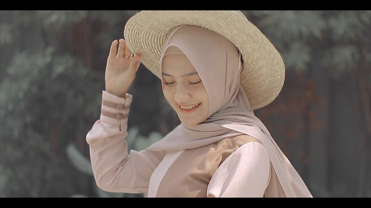SILVIA ANGGRAINI MYHIJAB at Promenade 20 - YouTube