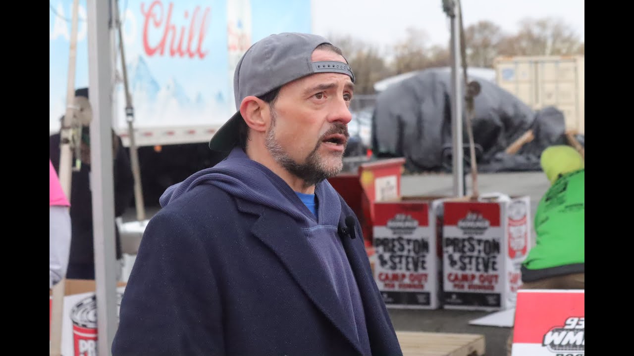 Kevin Smith Visits Philabundance - YouTube