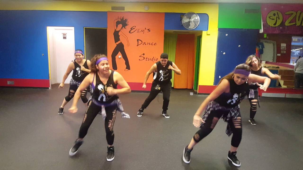 shaky shaky daddy yankee "Ely's Dance Studio" - YouTube