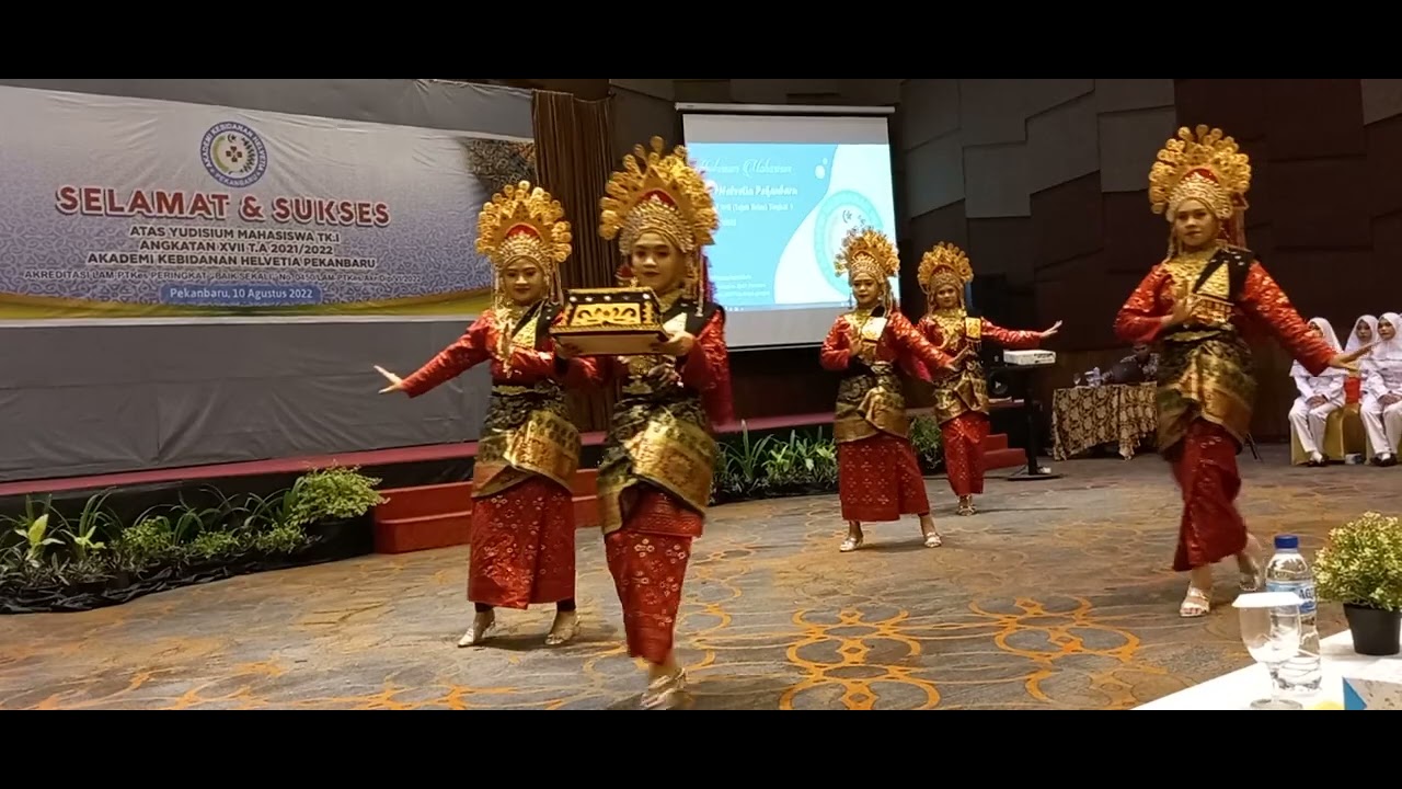 Tari Persembahan oleh Sanggar Tari Akbid Helvetia Pekanbaru - YouTube